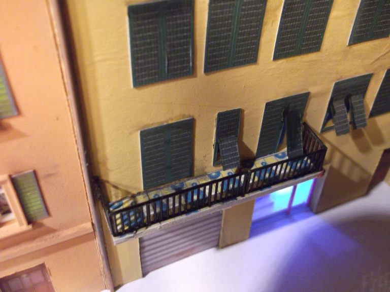Modellismo - Complesso edifici artigianali scala H0 art.E001